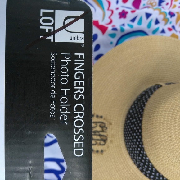 Umbra | Accents | Umbra Loft Fingers Crossed Photo Holder | Poshmark